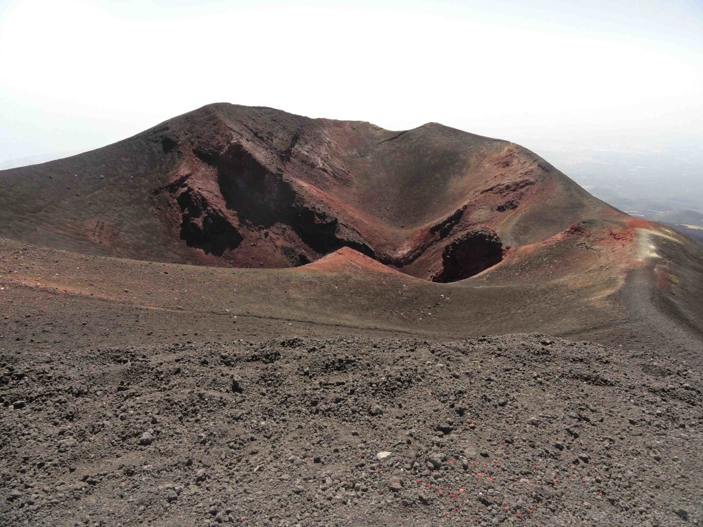 Il cratere Voragine dell'Etna cresce, bordo supera 3.400 metri