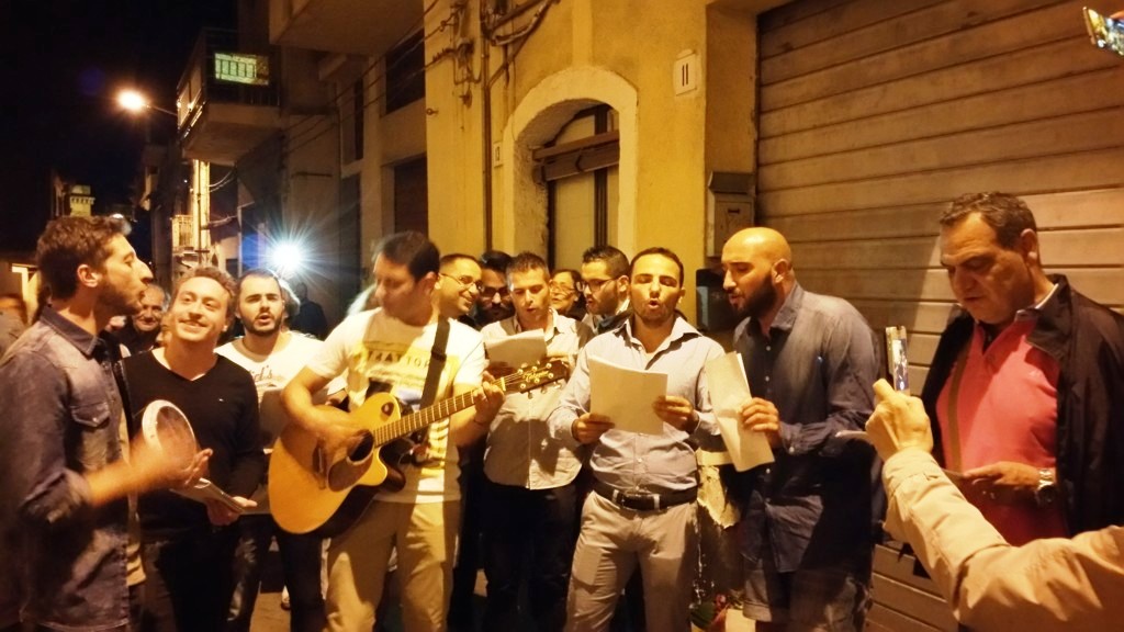 Giarre, tornano di moda le serenate d’amore VIDEO