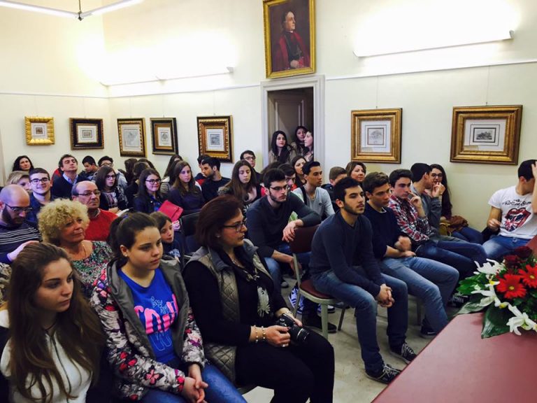 Il premio “Sant’Alfio fonte di pace” al fisico internazionale Richard ...