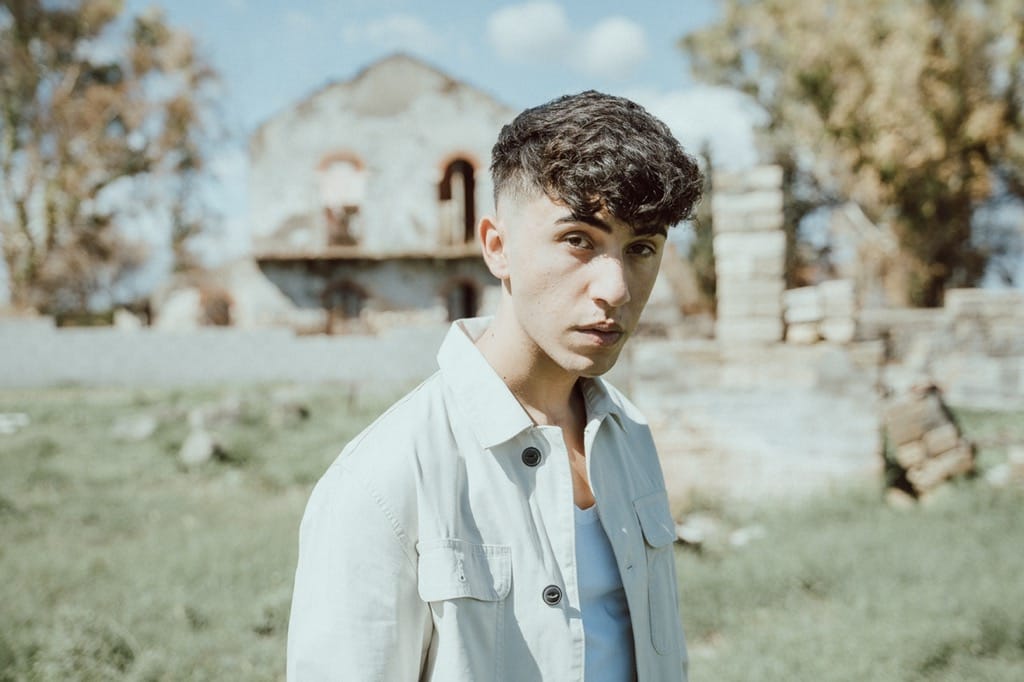 Giovedì il cantante Berna su Italia 1