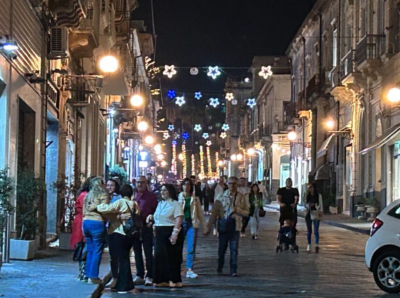 Notte Bianca e Street food Fest, bagno di folla al primo appuntamento