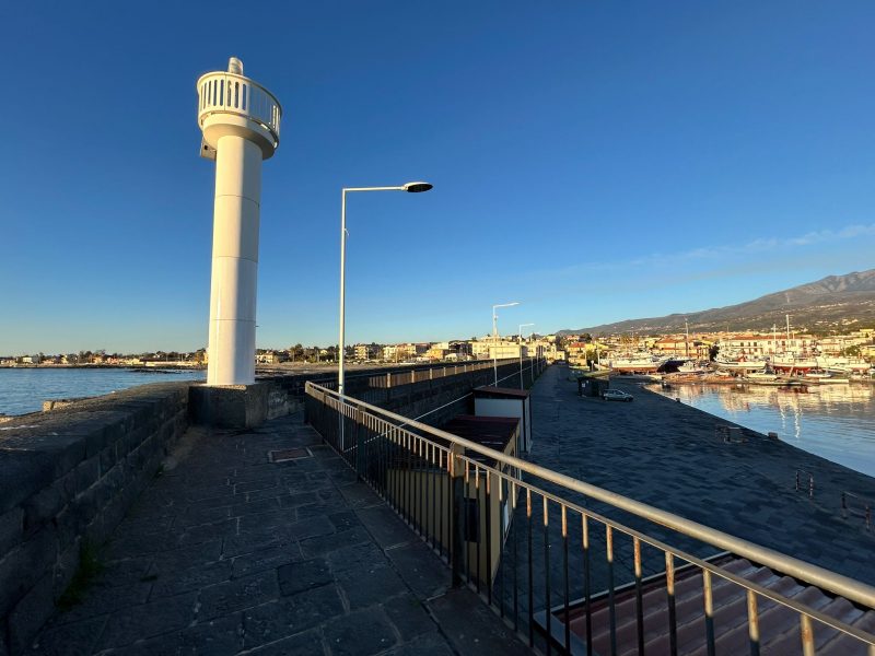 Riposto, riapre la passeggiata nel porto pescherecccio, dopo la messa ...