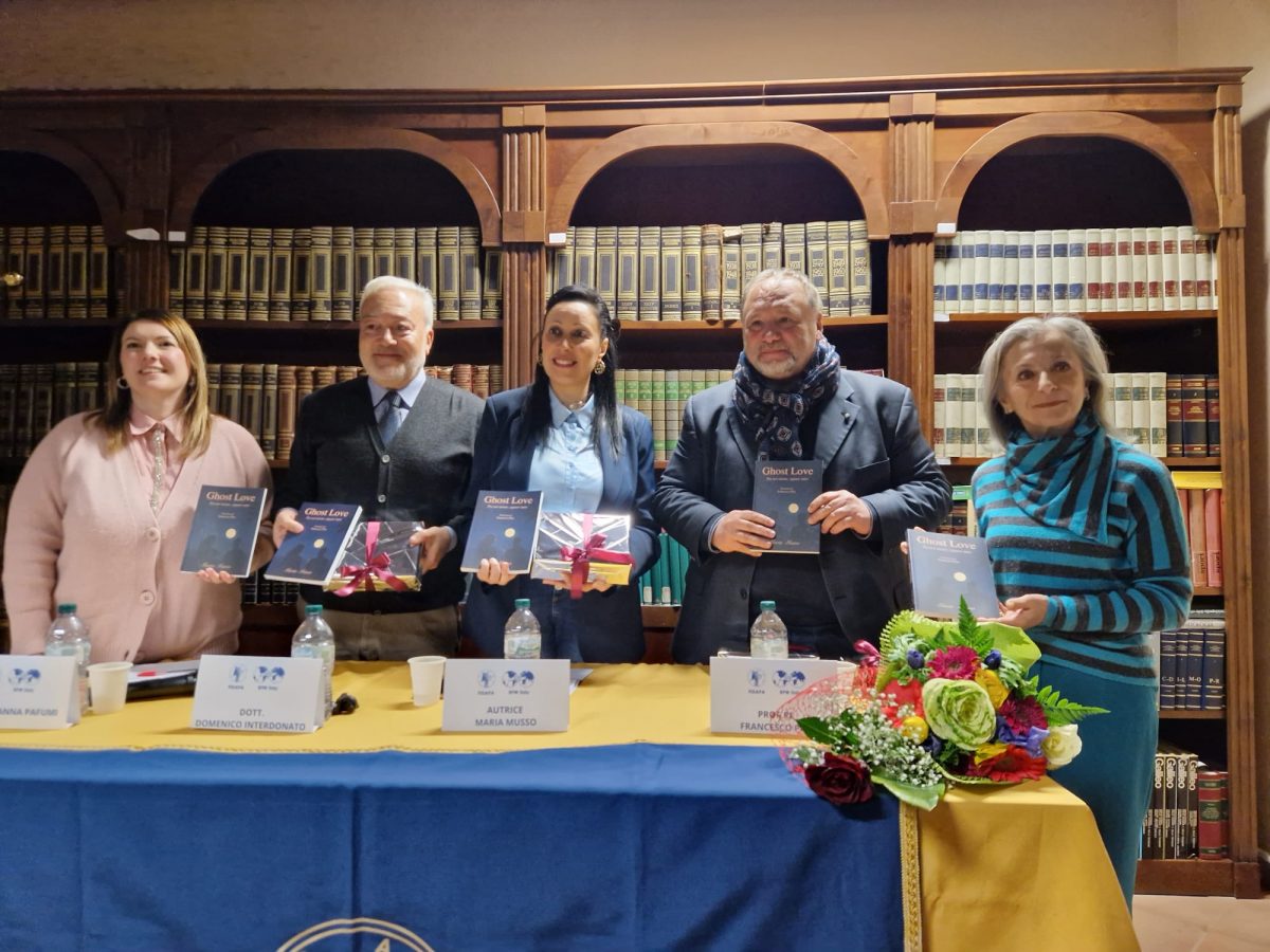 Francavilla: presentato il libro “Ghost Love – Tra noi niente, eppure ...